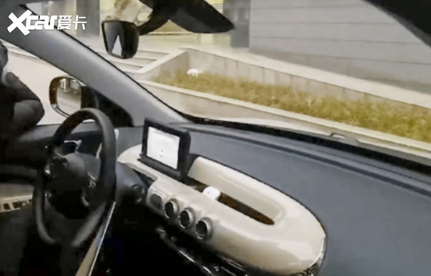 五菱再推小型纯电车，新车采用高颜值复古设计风格，车长近四米！——veecar|汽车改装|改装知识分享平台