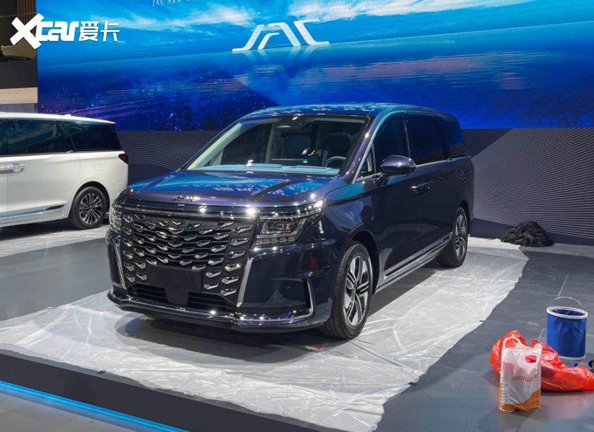 首款搭载华为鸿蒙座舱的MPV，不是M8、D9，而是这台RF8！-爱卡汽车爱咖号