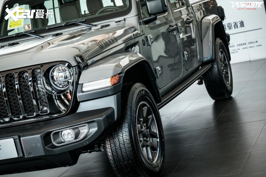 Jeep改装|实拍Jeep角斗士，可越野可拉货，就是限量500台不好抢——veecar|汽车改装|改装知识分享平台