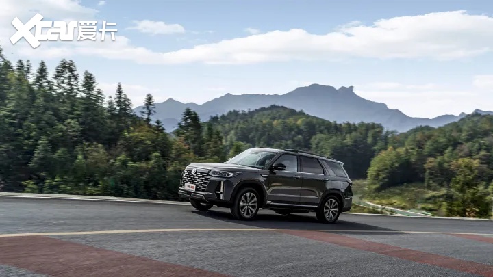 大家庭智能7座SUV 长安CS95 PLUS正式上市 售价17.59万-爱卡汽车爱咖号