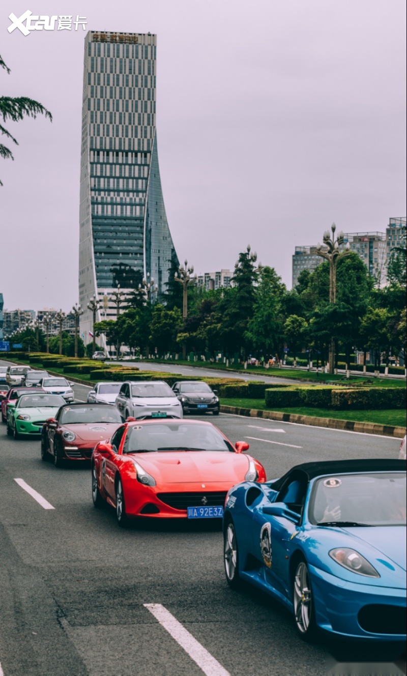 「纵贯蓉城」行走的博物馆 靓丽的风景线——veecar|汽车改装|改装知识分享平台