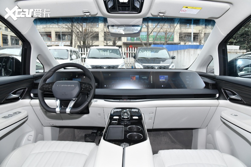 东风风行V9 PHEV实拍，7座中大型MPV，搭1.5T插混系统-爱卡汽车爱咖号