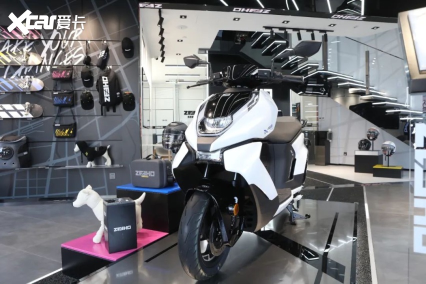 国产电摩起飞！春风极核AE8战力几何？——veecar|汽车改装|改装知识分享平台