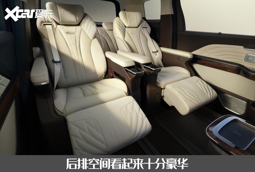 MPV中的国货之光！豪华中大型MPV红旗HQ9，35.88万起售-爱卡汽车爱咖号