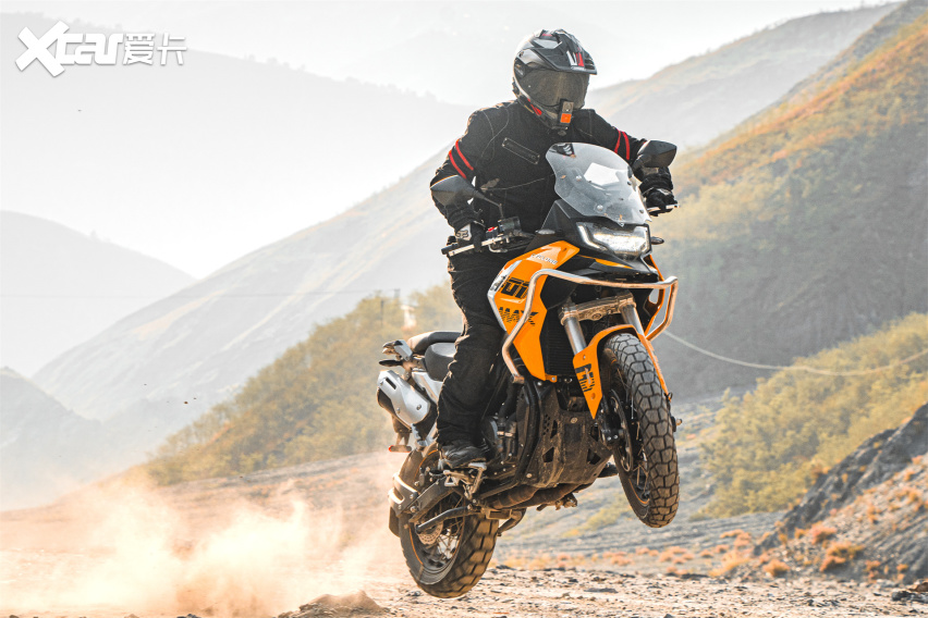 赛科龙RX401迎来升级，外观内在全面提升，同级对手压力颇大-爱卡汽车爱咖号