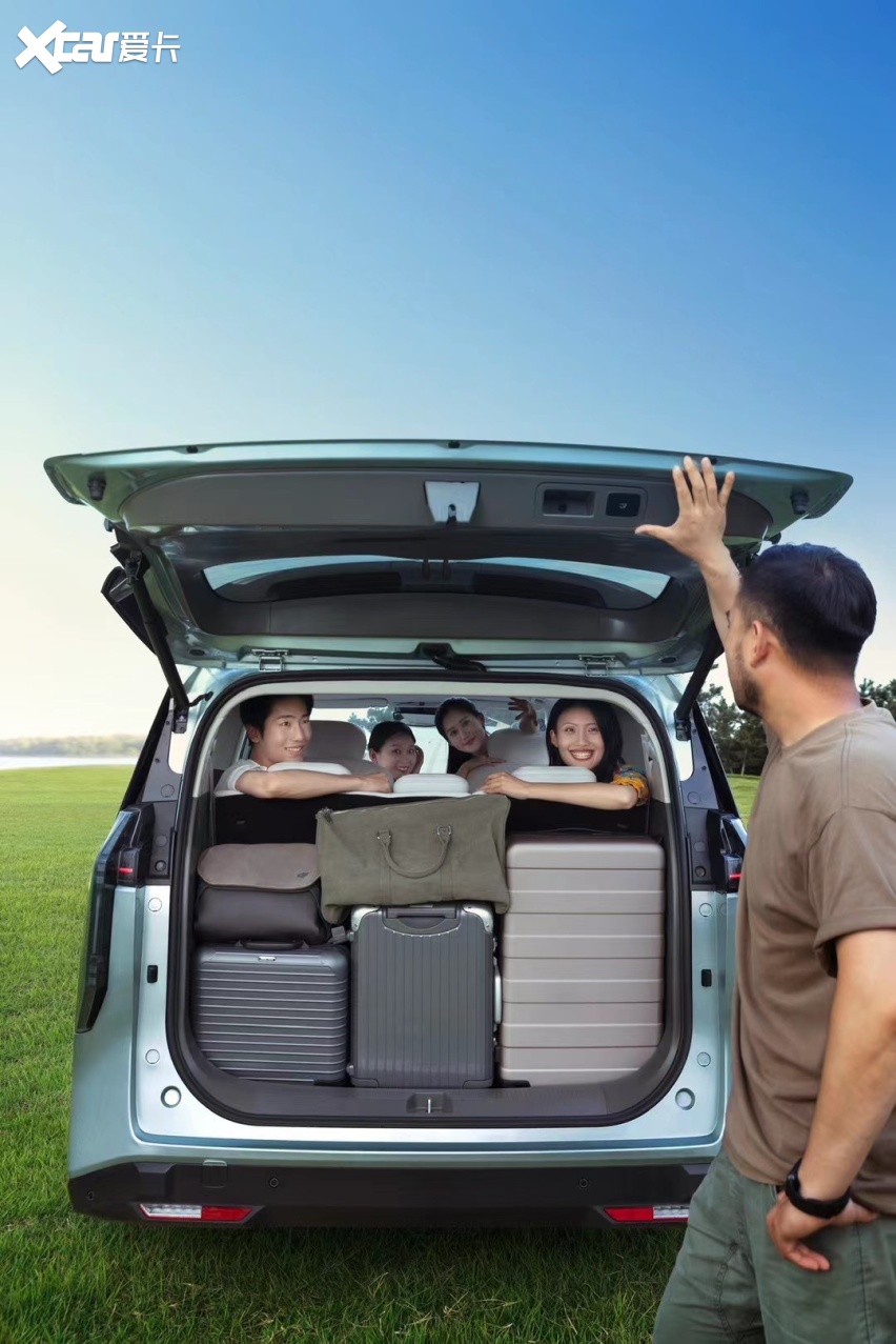 智能豪宅级硬件，这辆MPV也太适合露营了！——veecar|汽车改装|改装知识分享平台