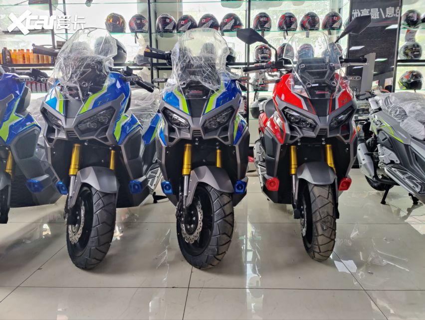 国产多用途踏板摩托，龙嘉XDV250si，单缸水冷动力双通道ABS——veecar|汽车改装|改装知识分享平台