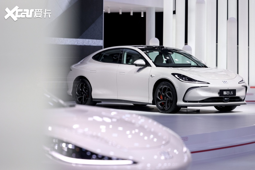 2024北京车展：智己L6全系搭载“智能生态驾舱系统”IMOS 3.0-爱卡汽车爱咖号