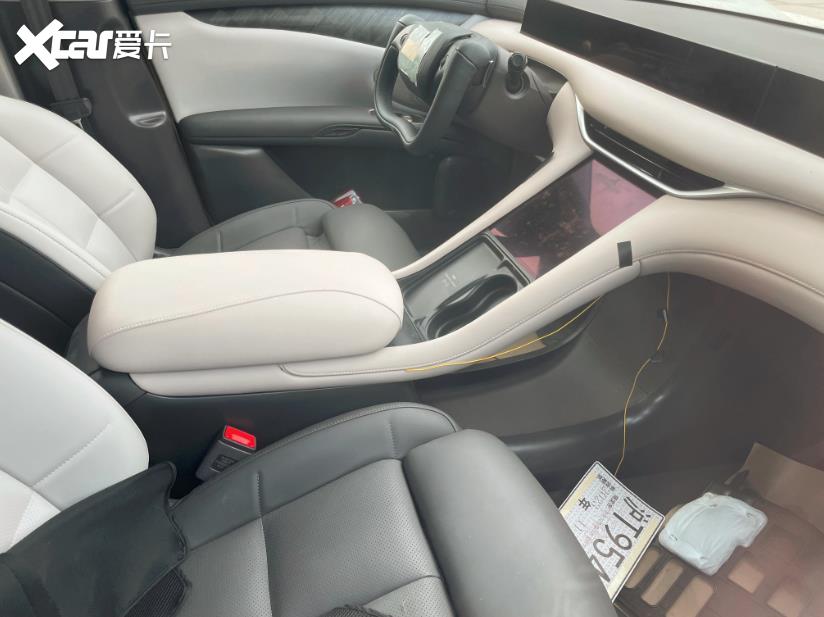 智几L6内饰谍照曝光，堪称轿车版LS6，依旧配半辐式方向盘-爱卡汽车爱咖号