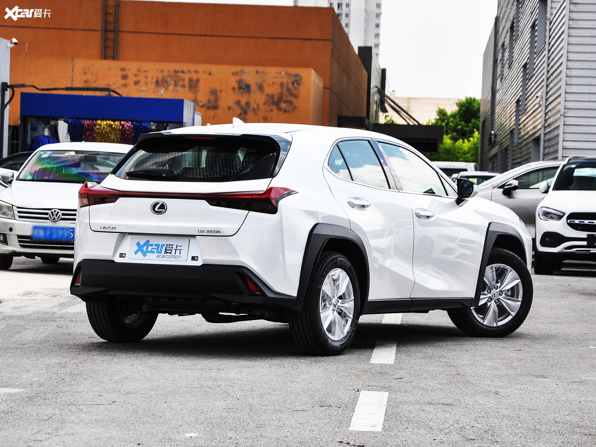 【2022款雷克萨斯UX 260h 探·寻版_整体外观 _6/390张图片】_汽车图片大全_爱卡汽车