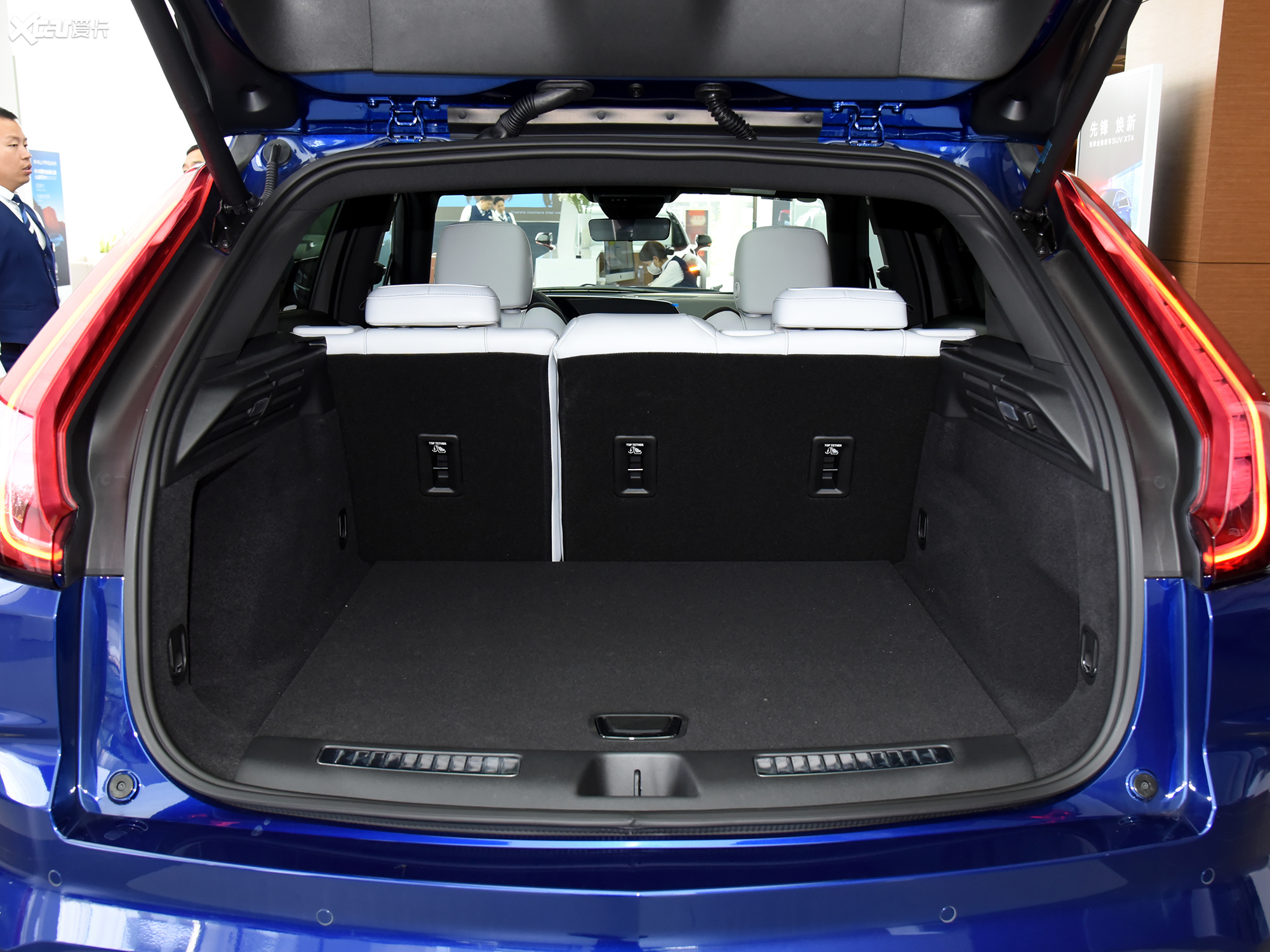【2024款凯迪拉克XT4 28T 两驱尊贵型_空间座椅 _3/130张图片】_汽车图片大全_爱卡汽车