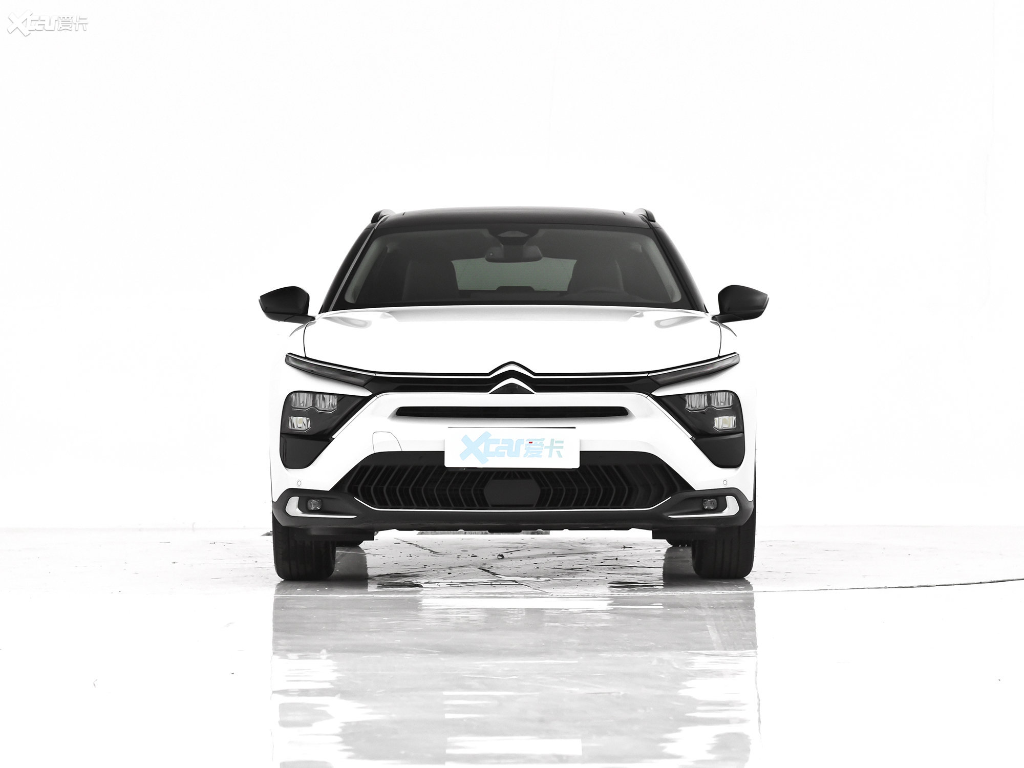 【2023款凡尔赛C5 X 1.6T 耀不凡_整体外观 _1/490张图片】_汽车图片大全_爱卡汽车