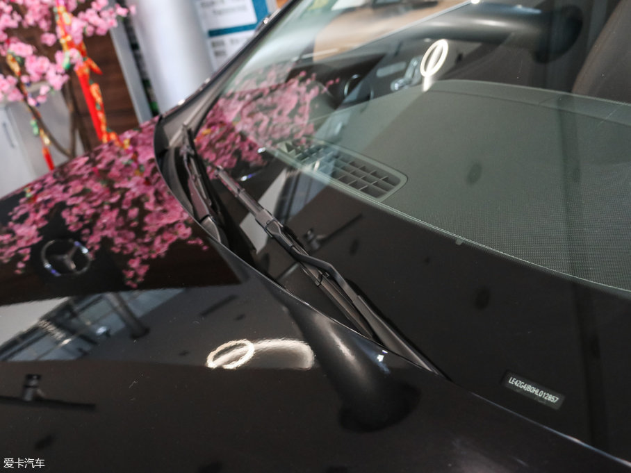 【2016款奔驰E级 E 300L 运动时尚型 _细节外观 _8/2375张图片】_汽车图片大全_爱卡汽车