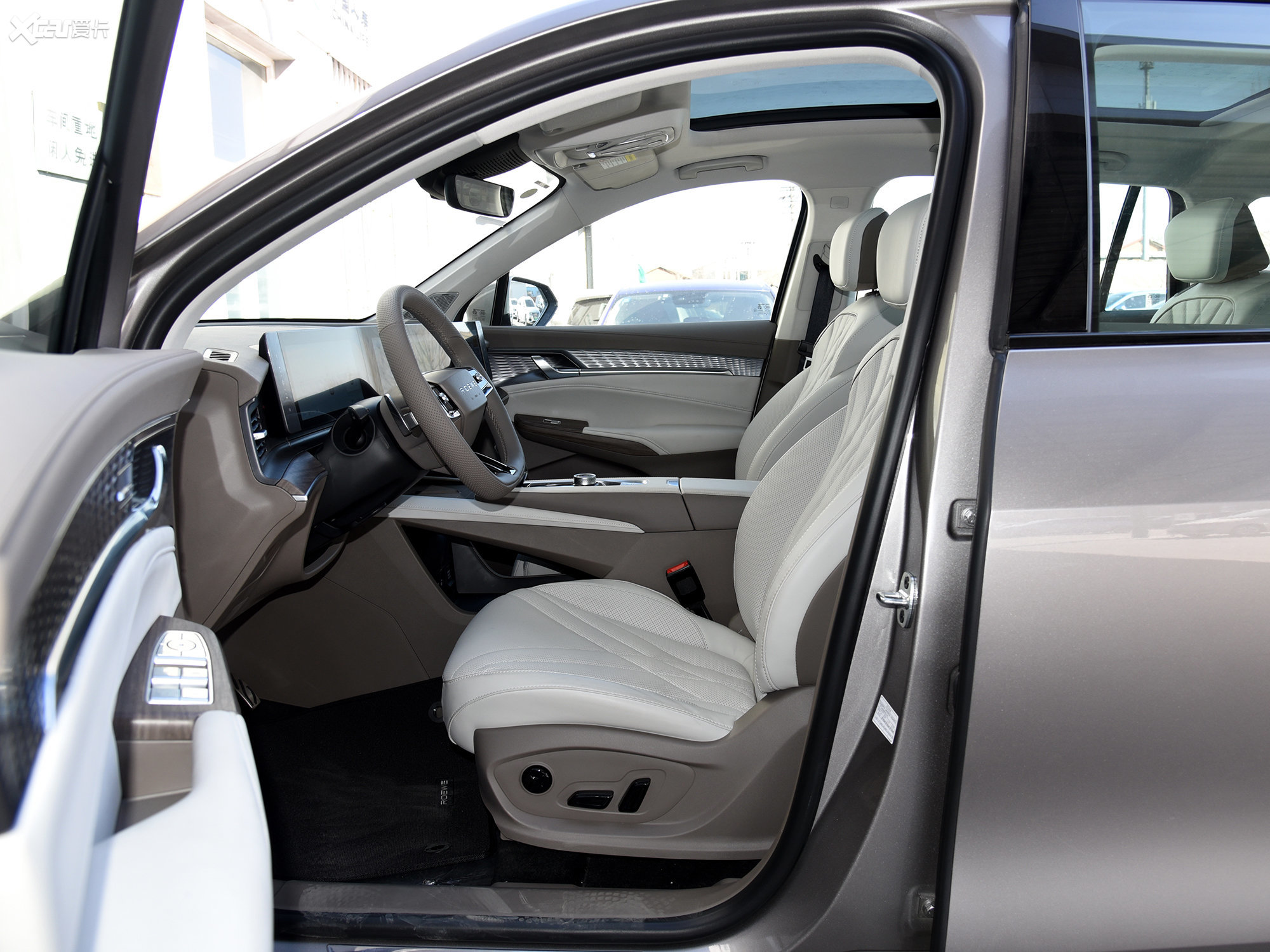 【2023款荣威RX9 2.0T 四驱尊享版_空间座椅 _1/393张图片】_汽车图片大全_爱卡汽车