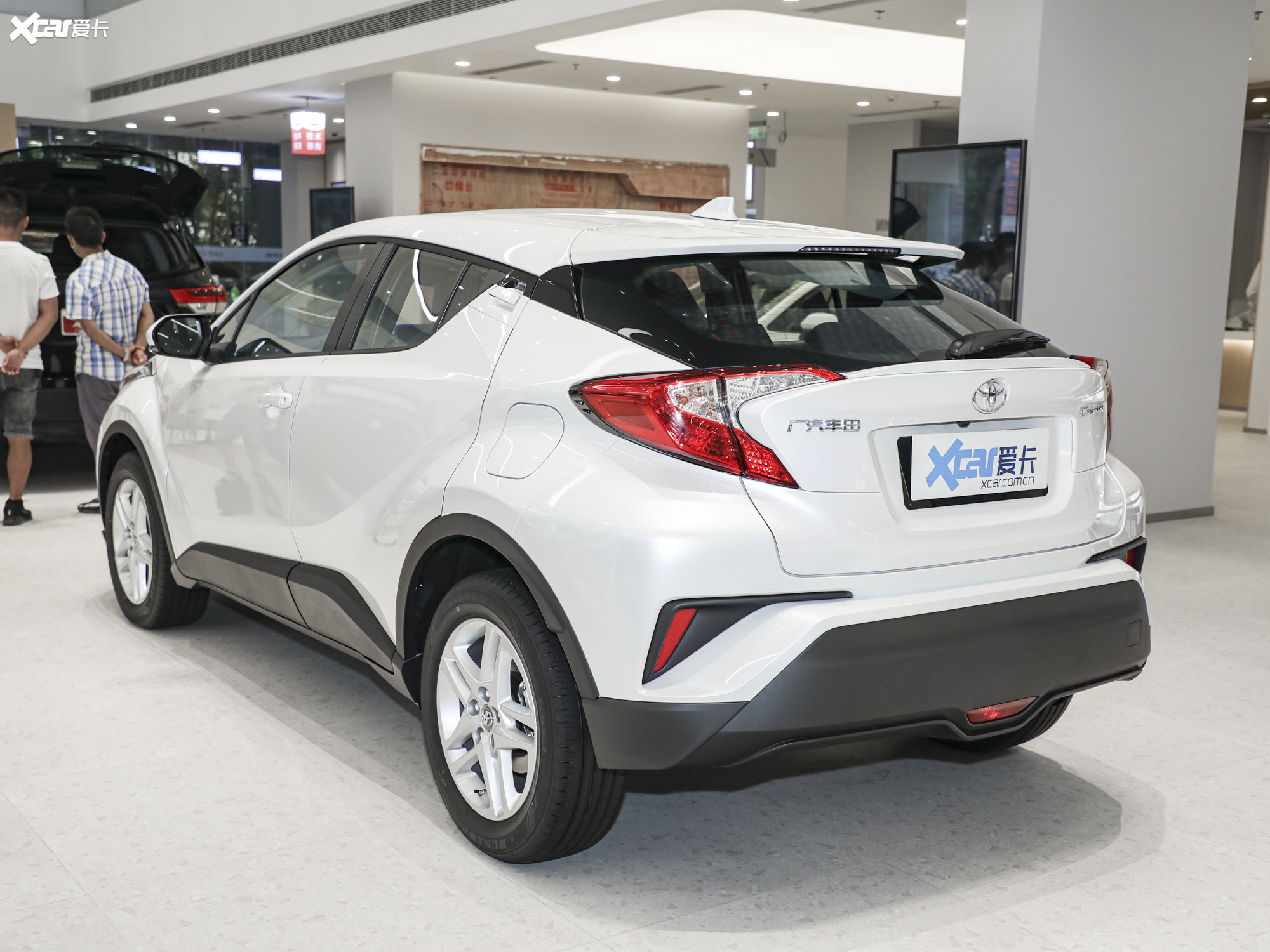 【2022款丰田C-HR 2.0L 领先版_整体外观 _4/229张图片】_汽车图片大全_爱卡汽车