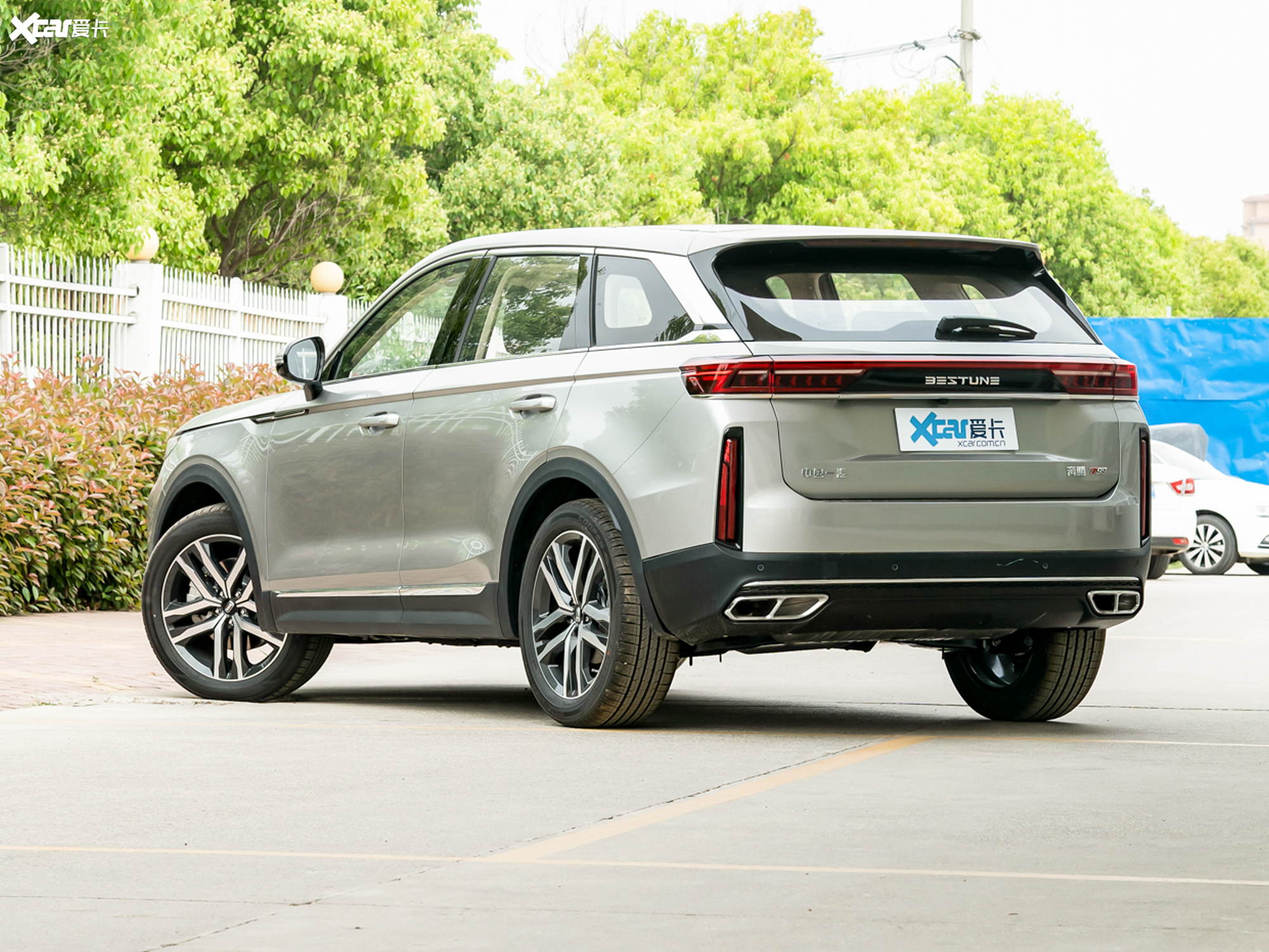 【2022款奔腾T99 20TD 6AT 豪华型_整体外观 _20/912张图片】_汽车图片大全_爱卡汽车