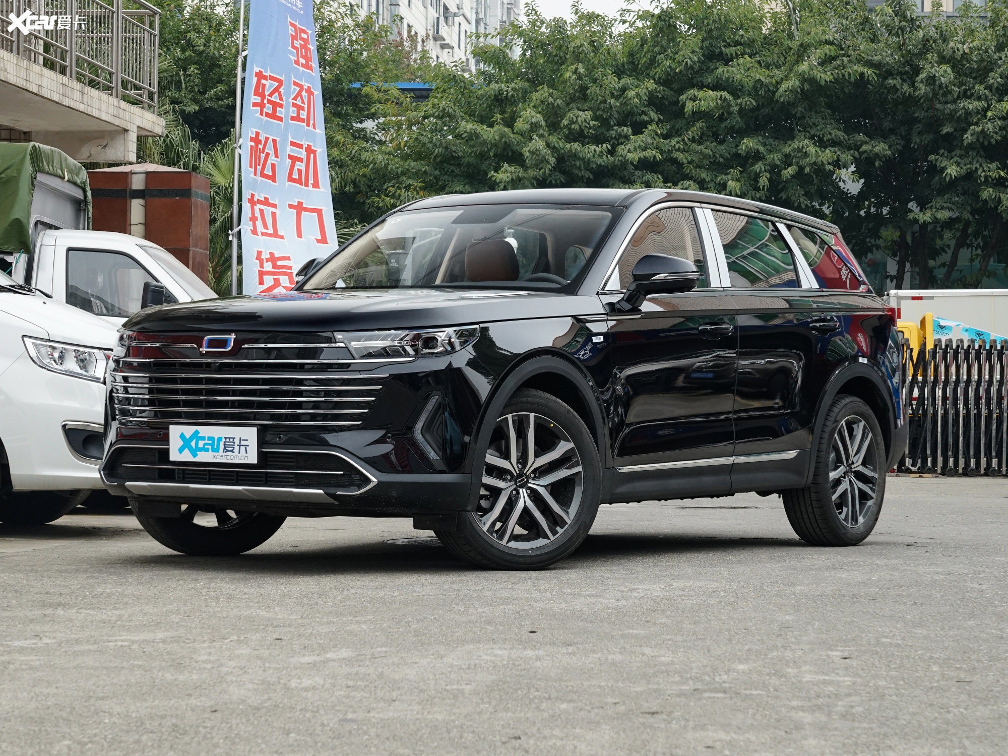 【2023款奔腾T99 2.0T 自动尊享型(8AT)_整体外观 _2/252张图片】_汽车图片大全_爱卡汽车