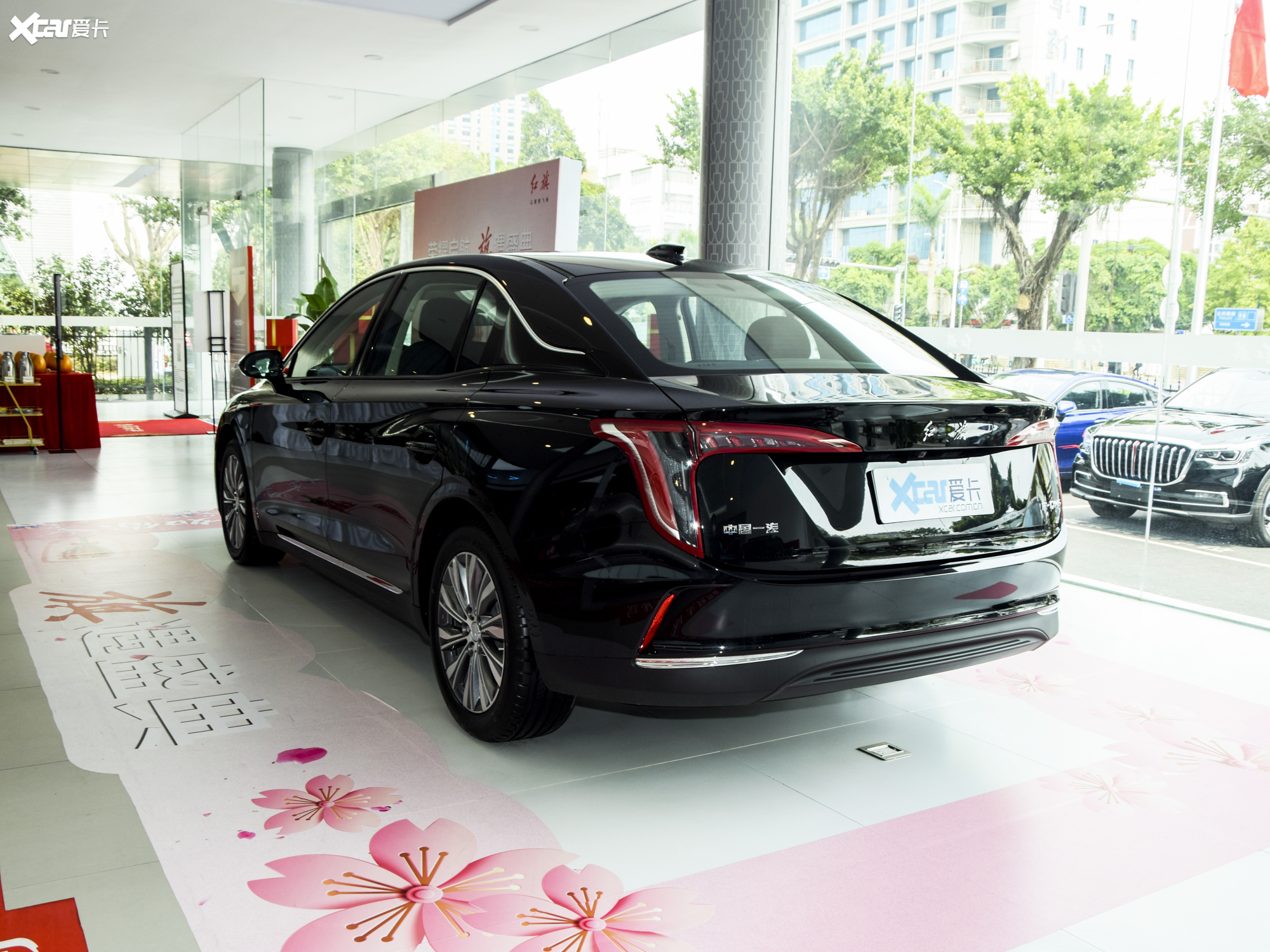 【2022款红旗E-QM5 431km 充电乐享版_整体外观 _4/120张图片】_汽车图片大全_爱卡汽车