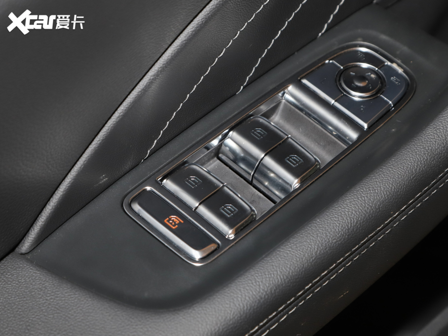 【2023款红旗H5 2.0T 自动智联旗领版_中控区 _65/1018张图片】_汽车图片大全_爱卡汽车