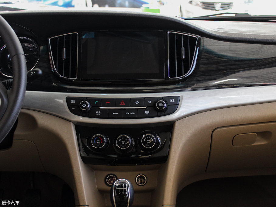 【2016款宝骏730 1.5T 手动舒适型 7座_中控区 _6/945张图片】_汽车图片大全_爱卡汽车