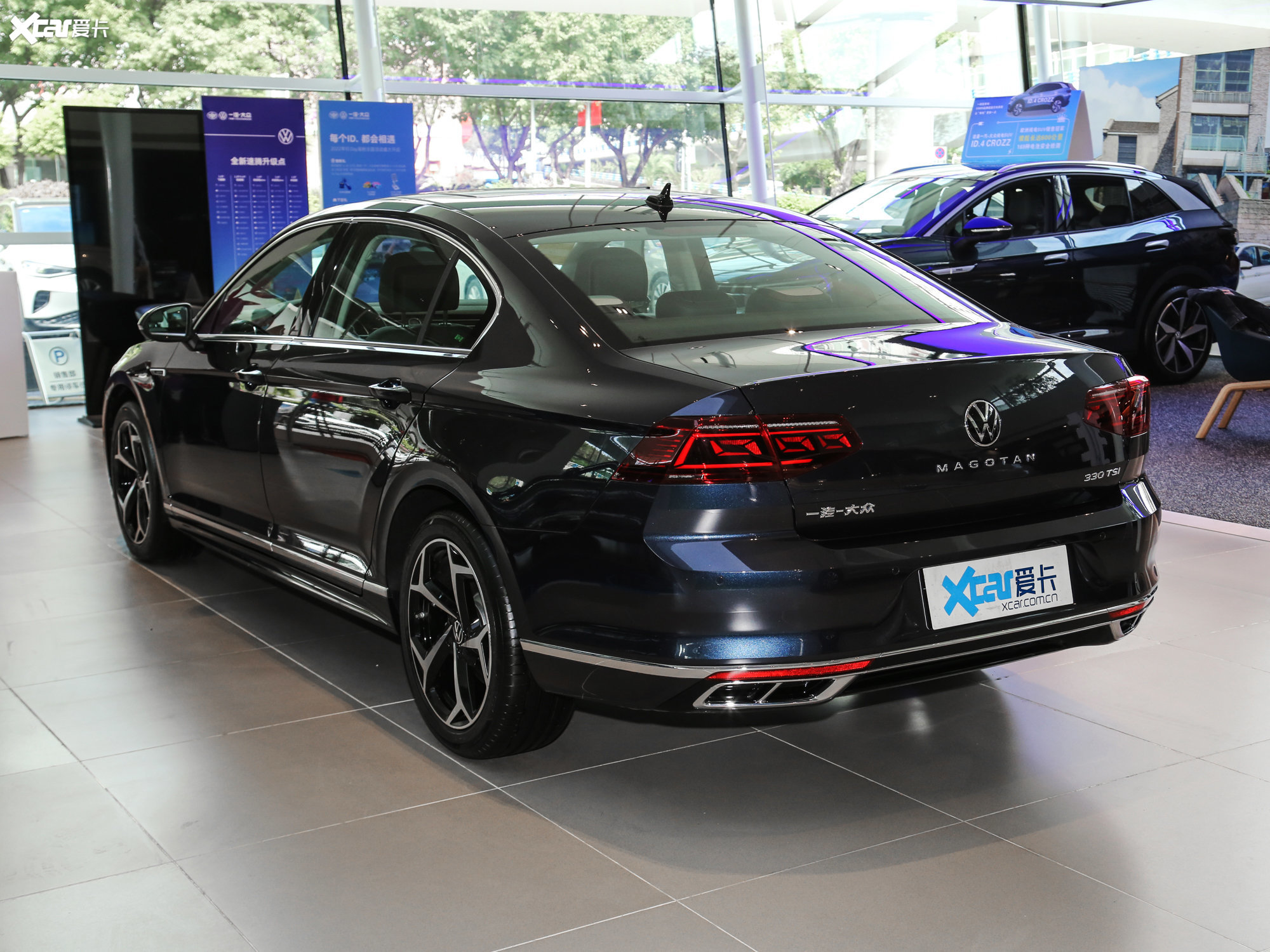 【2023款迈腾 200万辆纪念版 330TSI DSG豪华型_整体外观 _4/501张图片】_汽车图片大全_爱卡汽车