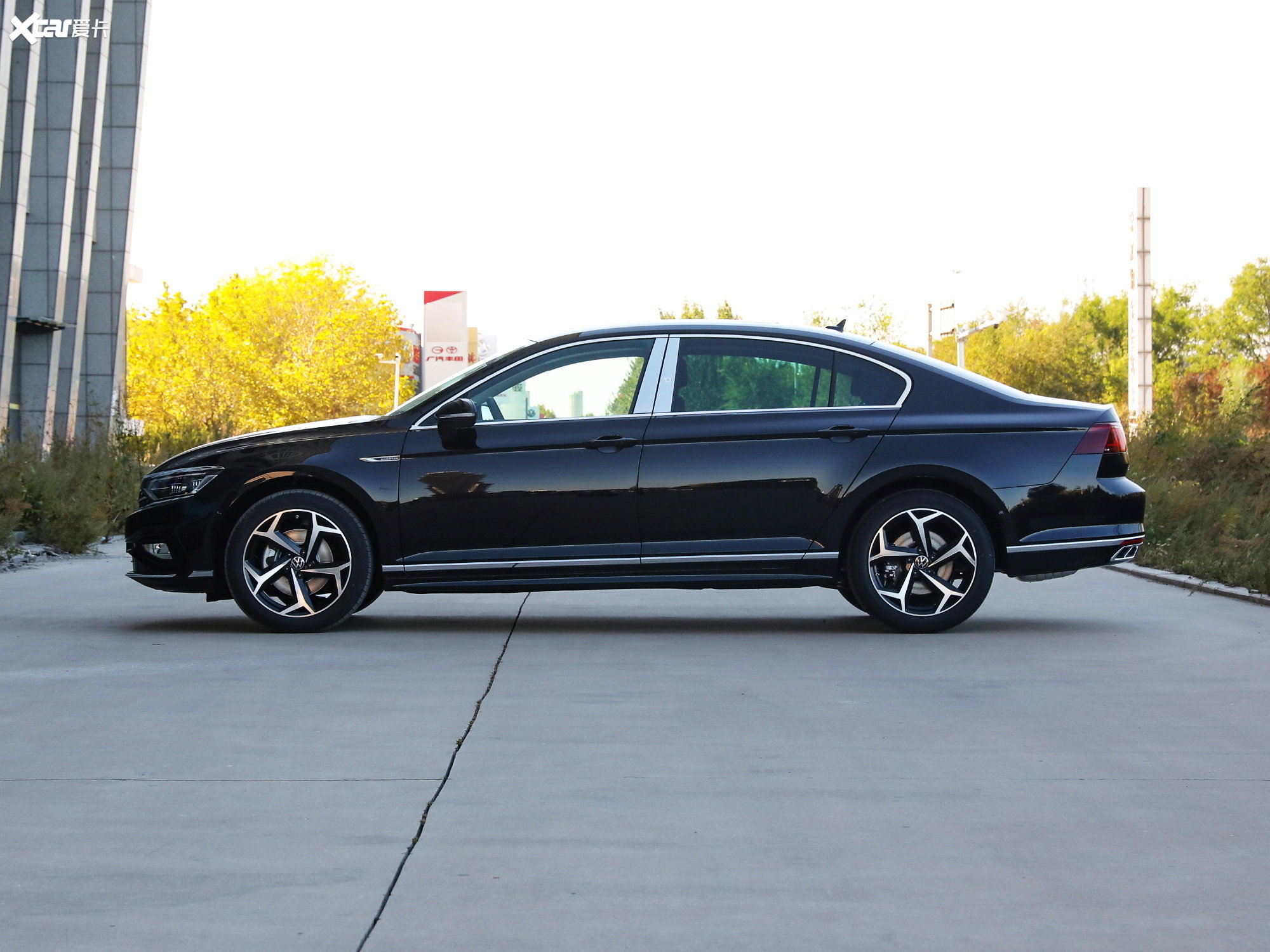 【2023款迈腾 200万辆纪念版 380TSI DSG旗舰型_整体外观 _11/501张图片】_汽车图片大全_爱卡汽车