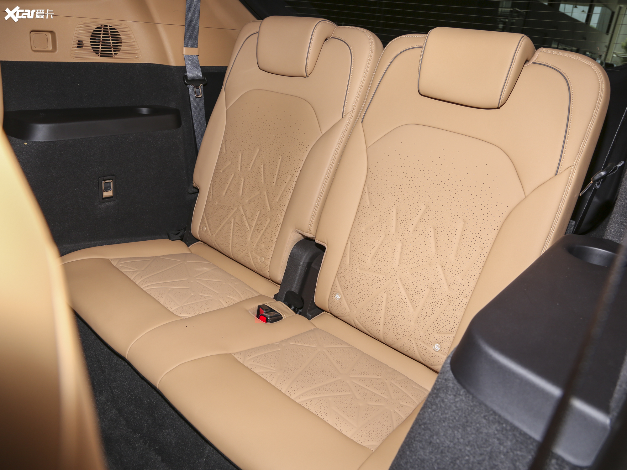 【2023款腾势N8 EV 四驱基本型_空间座椅 _13/136张图片】_汽车图片大全_爱卡汽车