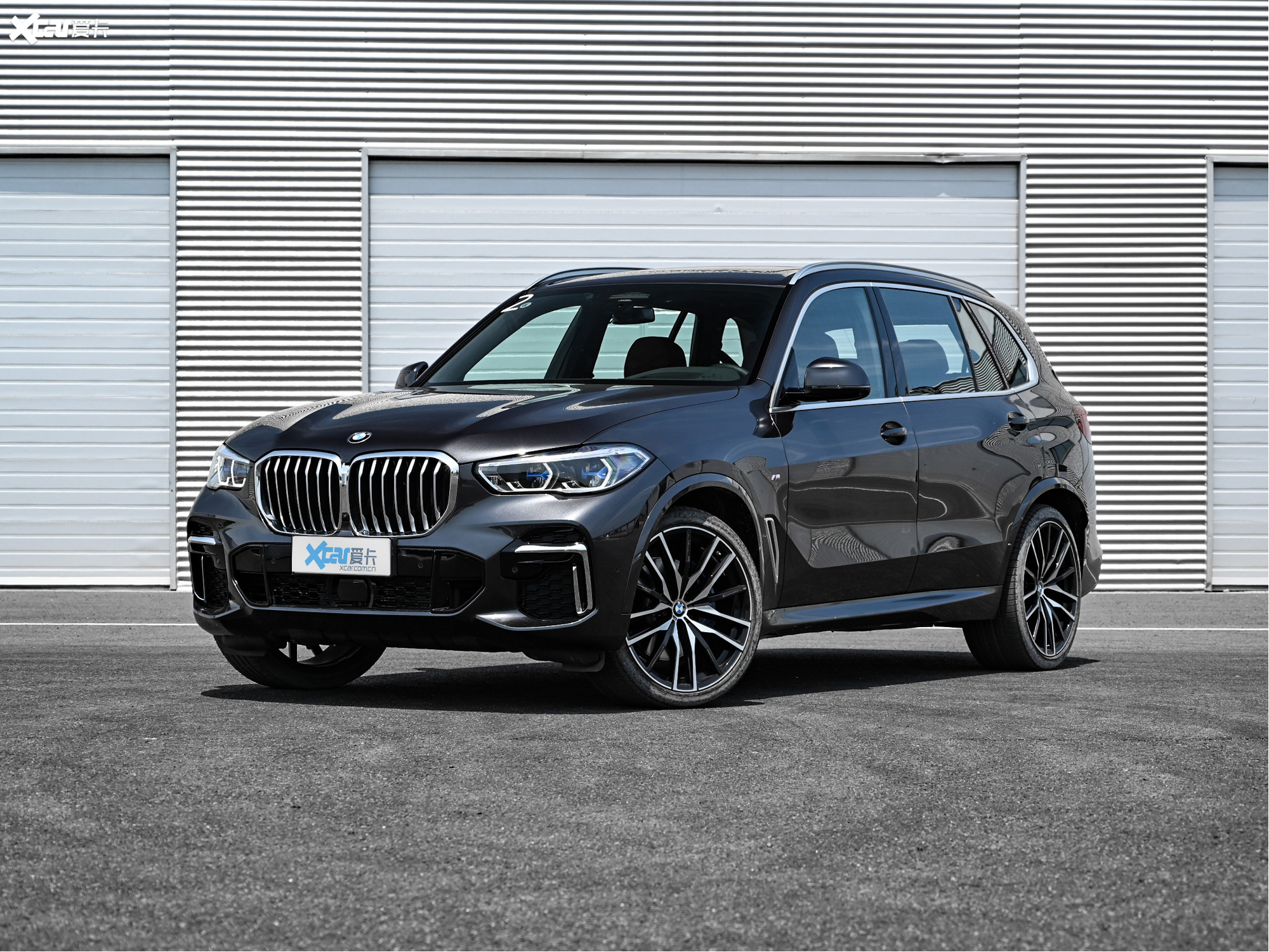 【2022款宝马X5 xDrive 40Li 尊享型M运动套装_整体外观 _17/981张图片】_汽车图片大全_爱卡汽车