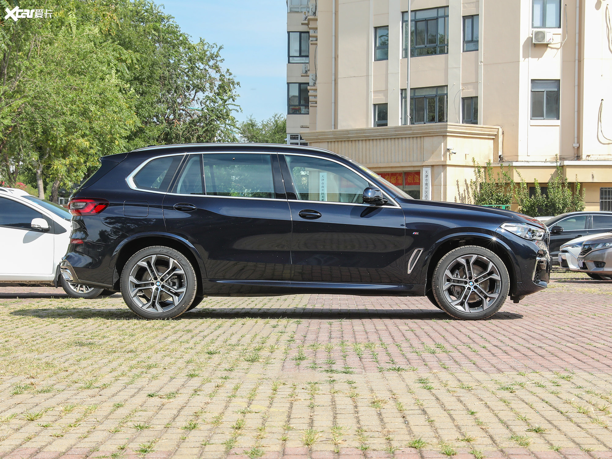 【2022款宝马X5 改款 xDrive 40Li M运动套装_整体外观 _7/981张图片】_汽车图片大全_爱卡汽车