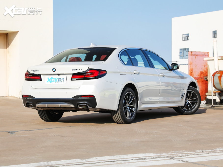 【2022款宝马5系 改款二 525Li M运动套装_整体外观 _54/2883张图片】_汽车图片大全_爱卡汽车