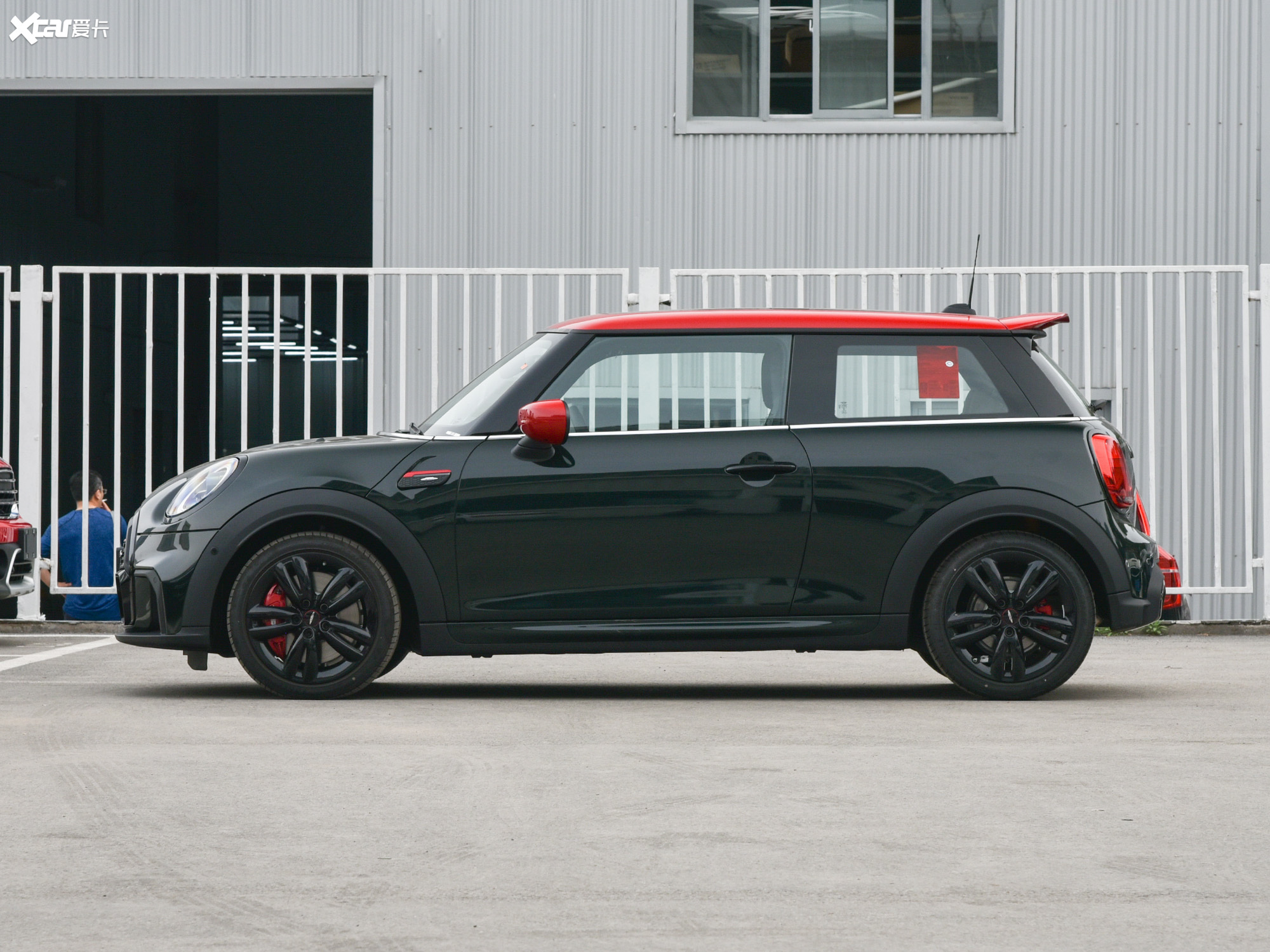 【2023款MINI JCW 2.0T JOHN COOPER WORKS ALL-IN_整体外观 _3/327张图片】_汽车图片大全_爱卡汽车