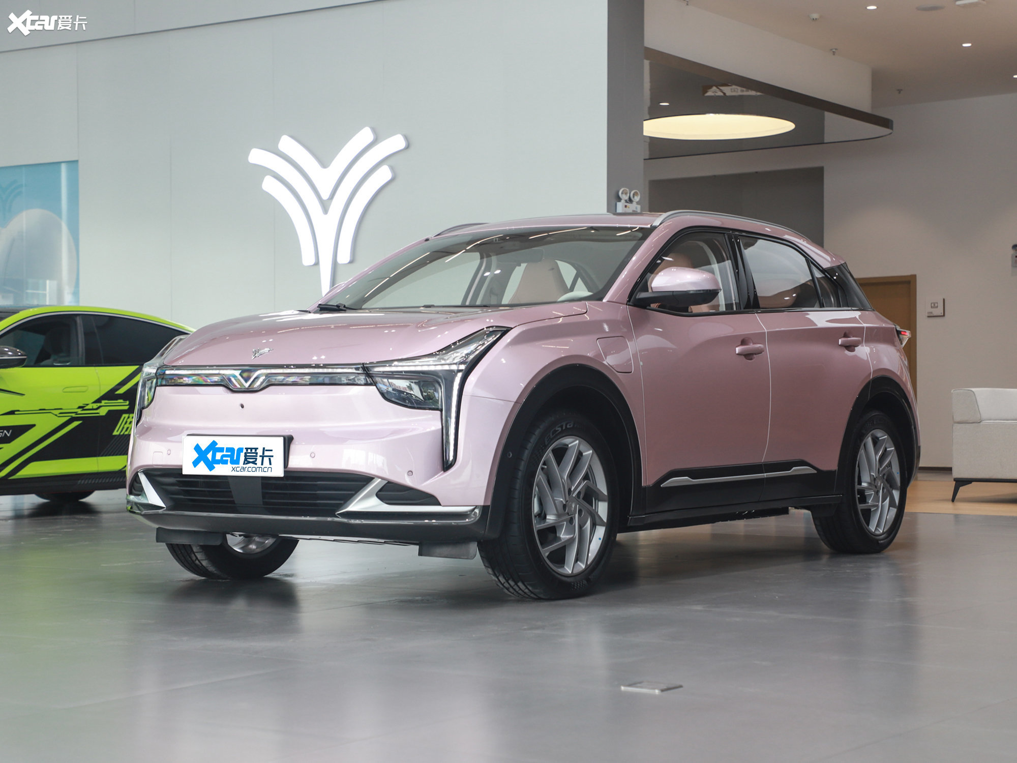 【2022款哪吒U 哪吒U-Ⅱ 610 三元锂_整体外观 _34/1554张图片】_汽车图片大全_爱卡汽车