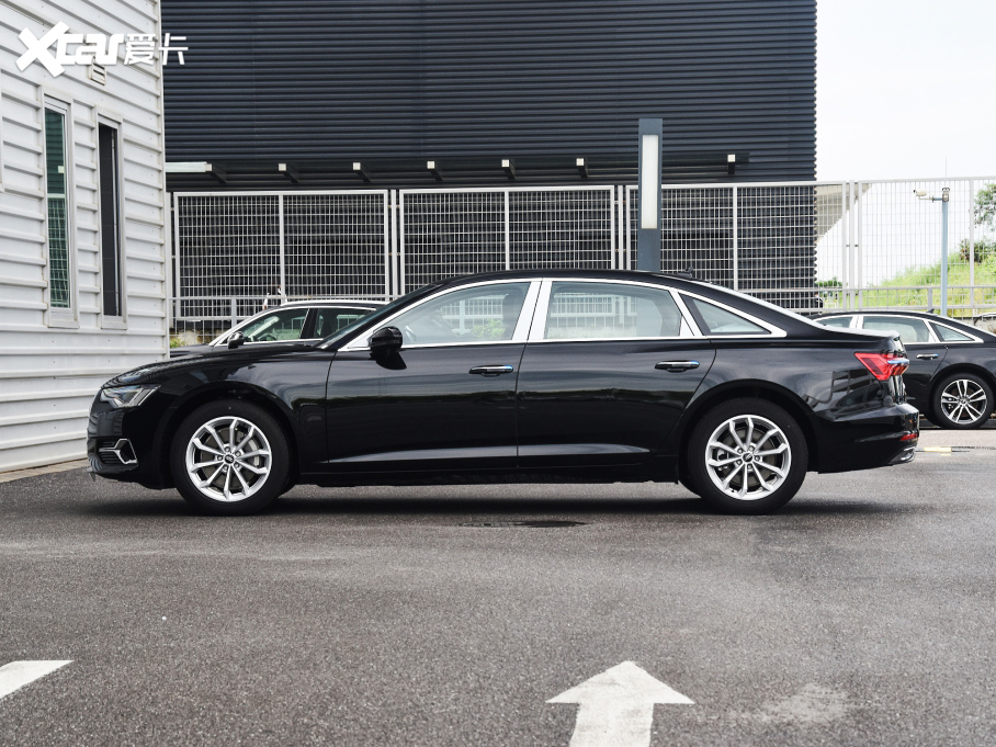【2023款奥迪A6L 40 TFSI 豪华致雅型_整体外观 _66/1912张图片】_汽车图片大全_爱卡汽车