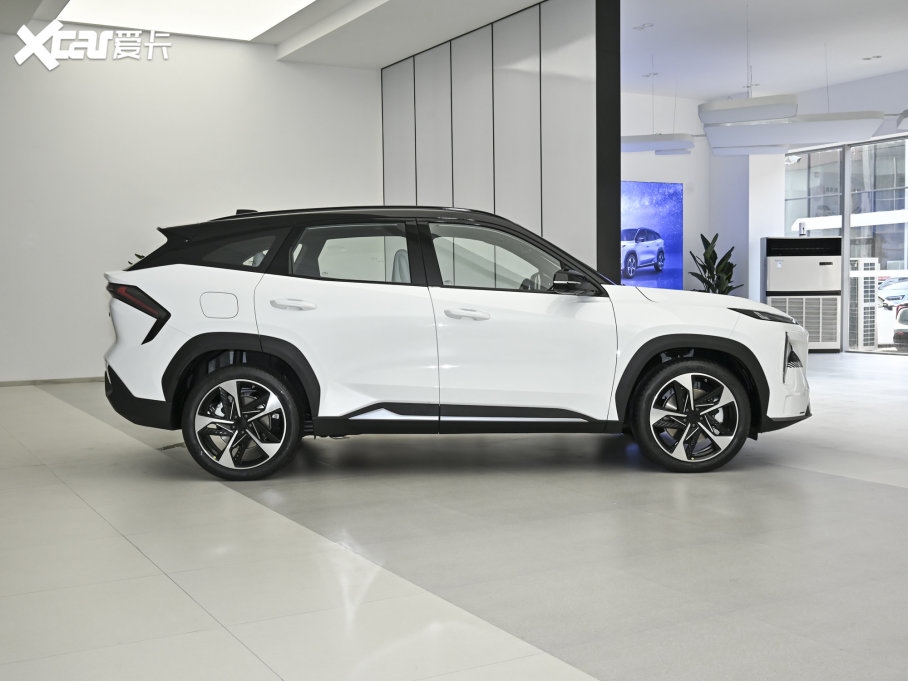 【2023款银河L7 1.5T 115km 星舰_整体外观 _31/456张图片】_汽车图片大全_爱卡汽车