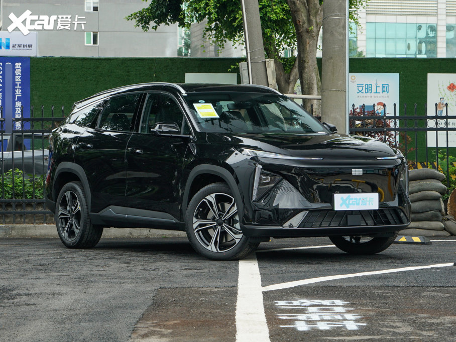 【2023款银河L7 1.5T 115km MAX_整体外观 _8/456张图片】_汽车图片大全_爱卡汽车