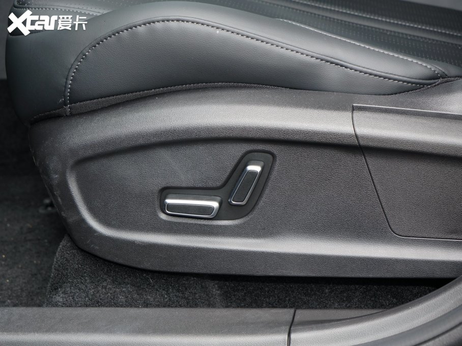 【2023款银河L7 1.5T 115km MAX_空间座椅 _5/456张图片】_汽车图片大全_爱卡汽车