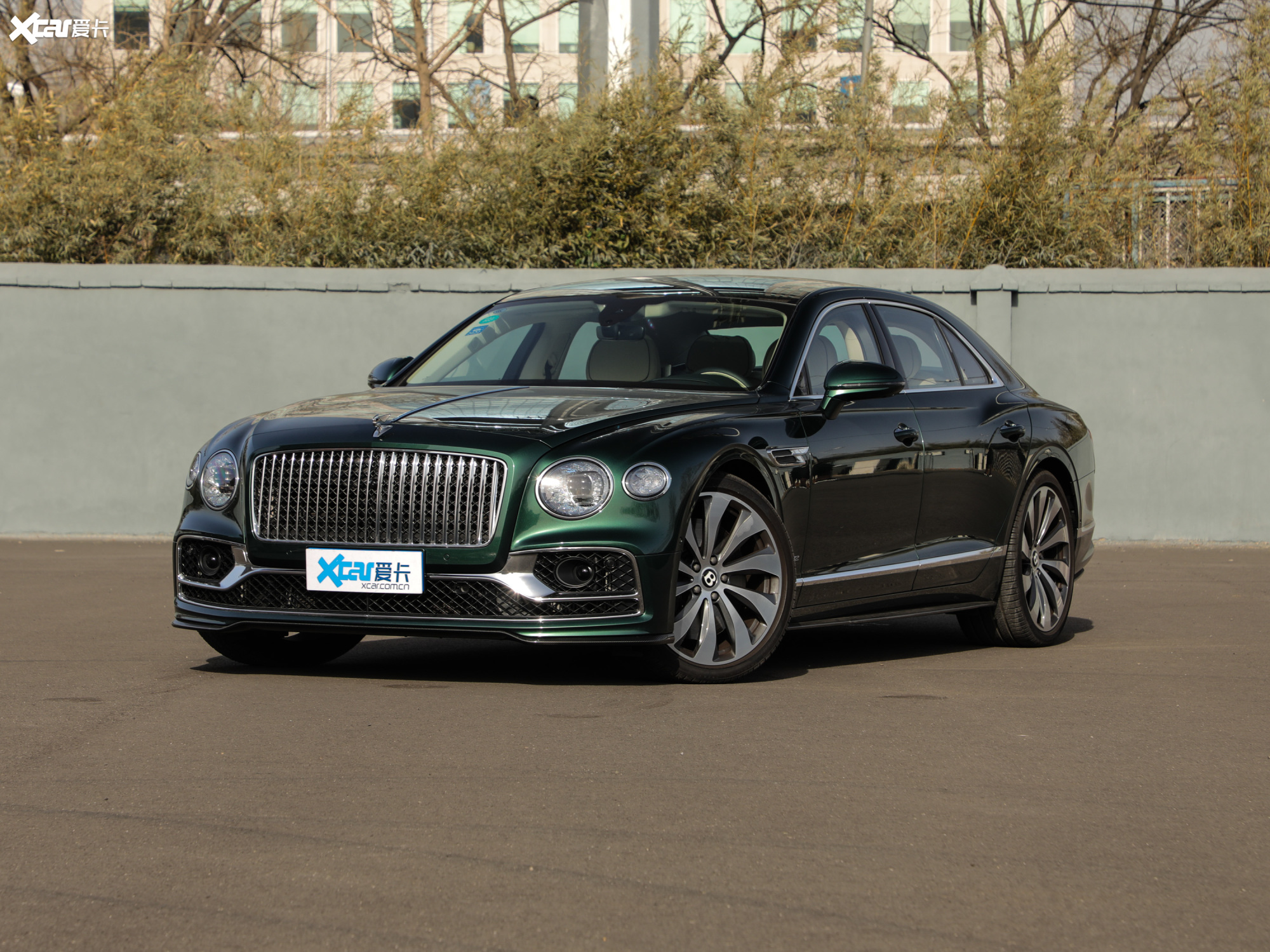 【2020款飞驰 6.0T W12 标准版_整体外观 _2/1191张图片】_汽车图片大全_爱卡汽车