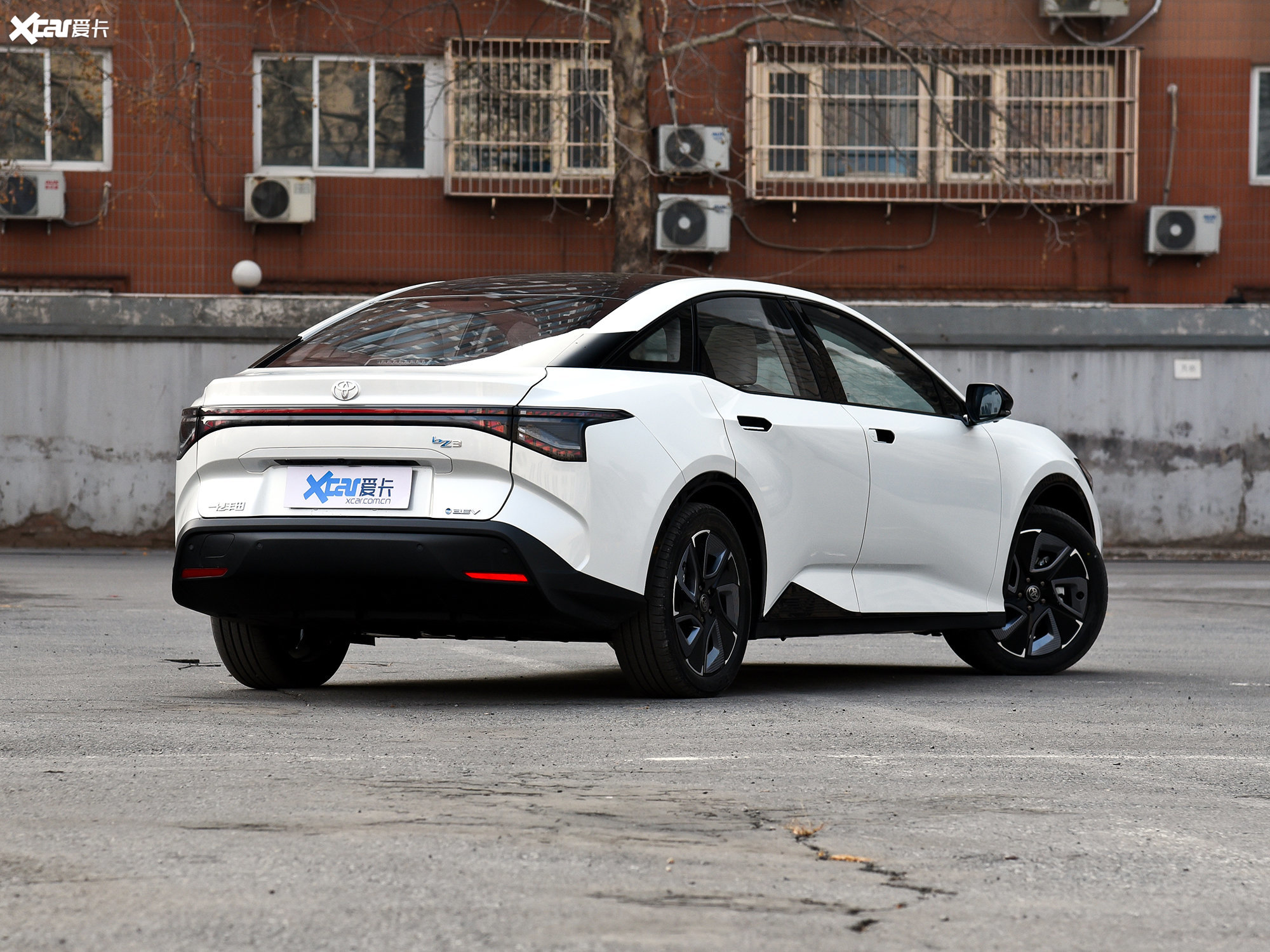 【2023款丰田bZ3 616km 长续航Premium_整体外观 _6/347张图片】_汽车图片大全_爱卡汽车