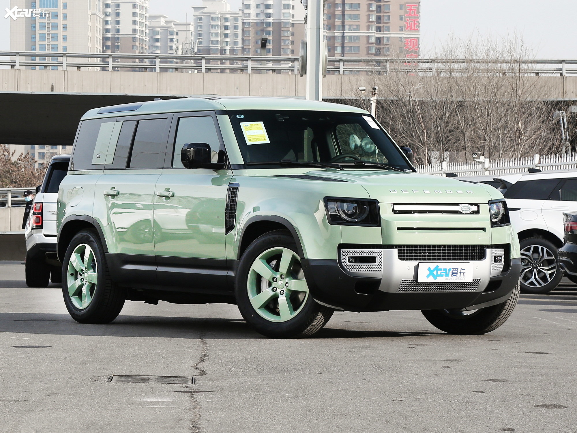 【2023款卫士 110 3.0T P400 75周年传奇版_整体外观 _16/1730张图片】_汽车图片大全_爱卡汽车