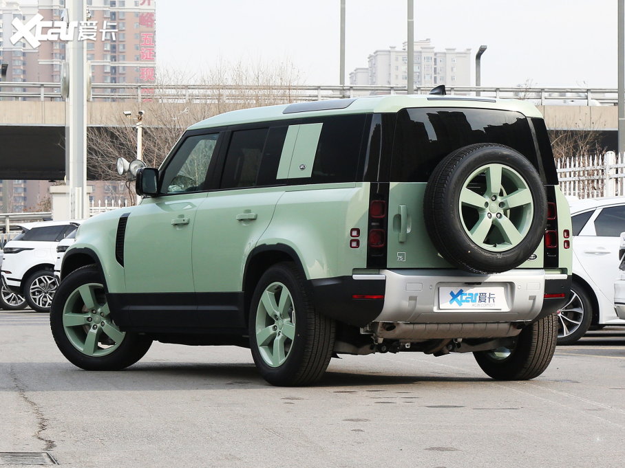 【2023款卫士 110 3.0T P400 75周年传奇版_整体外观 _12/1730张图片】_汽车图片大全_爱卡汽车