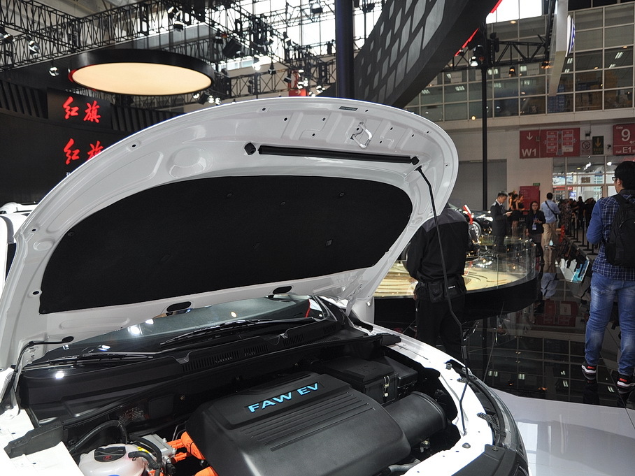 一汽奔腾B30 EV续航180km 有望7月上市-爱卡汽车