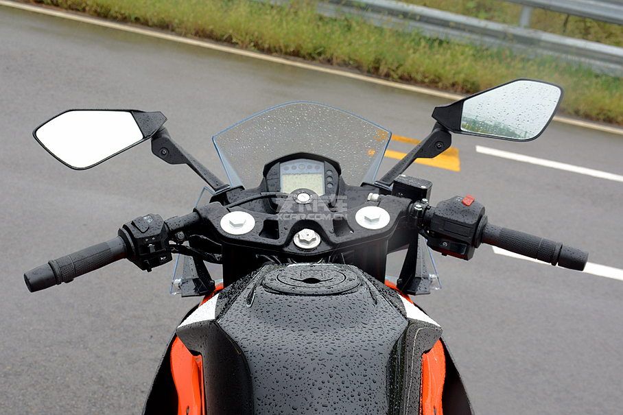 纯粹赛道利器 2018款KTM RC390爱卡试驾:2018款KTM RC390外观实拍-爱卡汽车