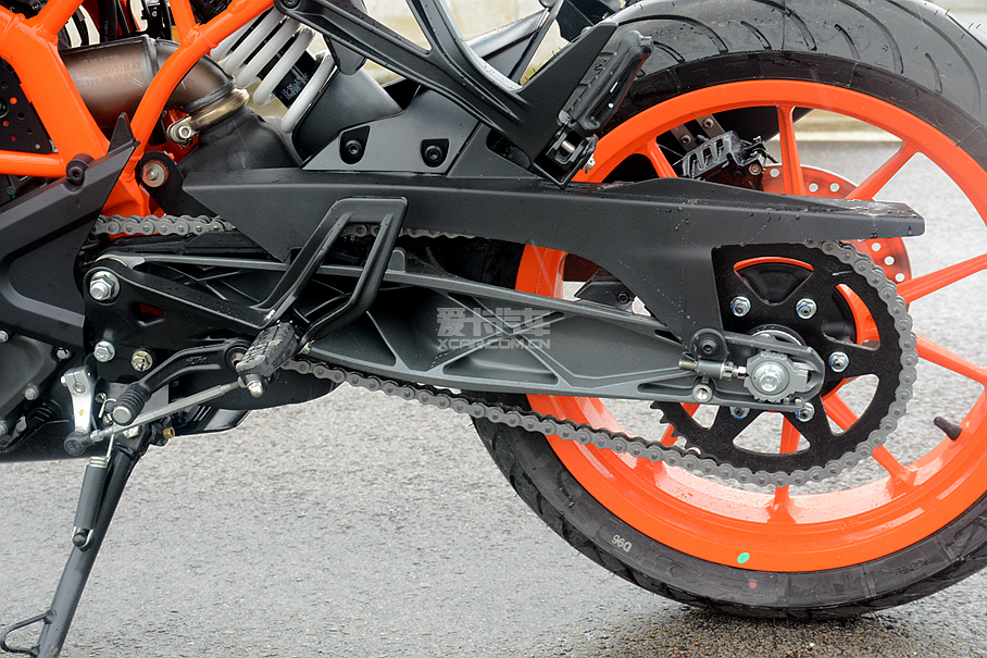 纯粹赛道利器 2018款KTM RC390爱卡试驾:2018款KTM RC390外观实拍-爱卡汽车