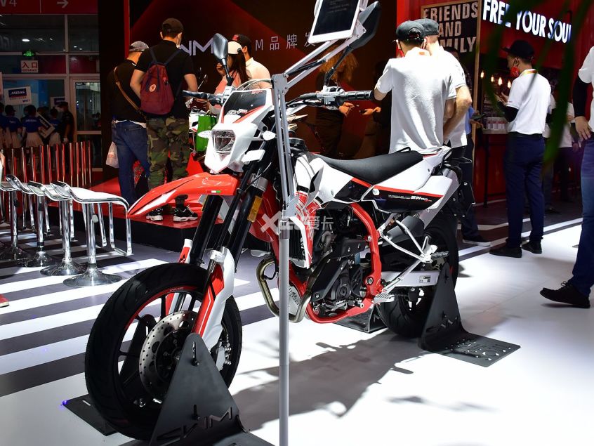 SM500滑胎车领衔 SWM三款重磅新车上市:国内唯一滑胎王SM500-爱卡汽车