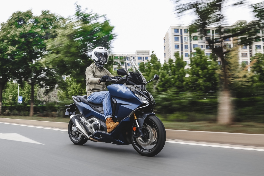 DCT才是踏板的终极方案 试驾本田NSS750