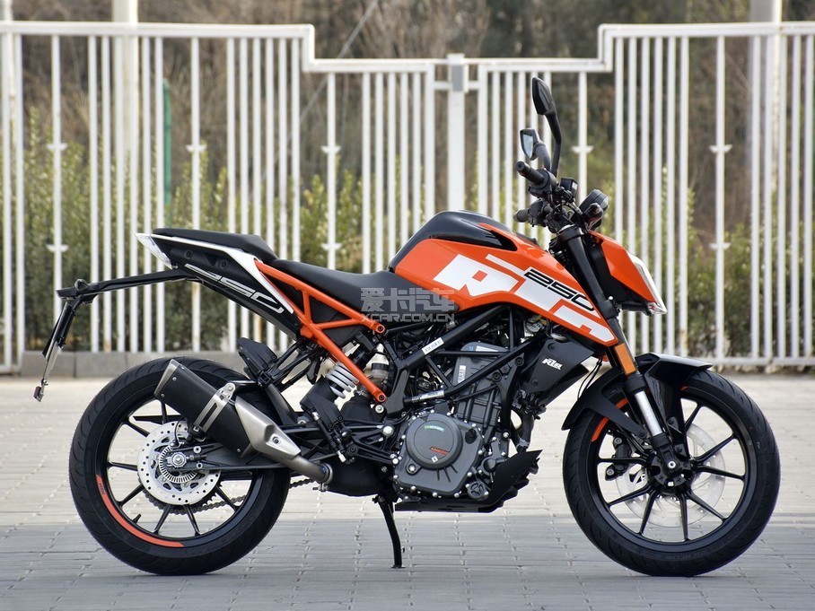 2021款duke250,2020款duke250,k250duke2020款_大山谷图库