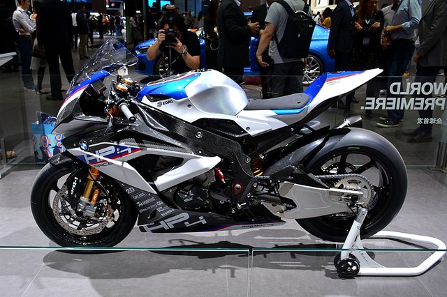 2017上海车展 BMW HP4 RACE限量版实拍:BMW HP4 RACE外观实拍-爱卡汽车