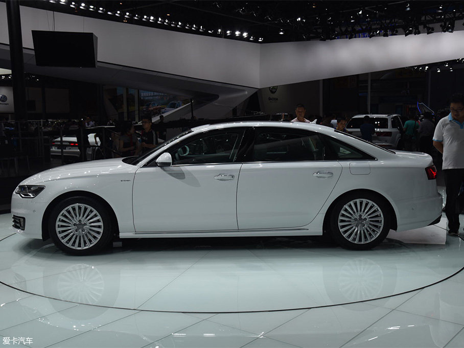 成都车展：奥迪A6L e-tron售53.98万元-爱卡汽车