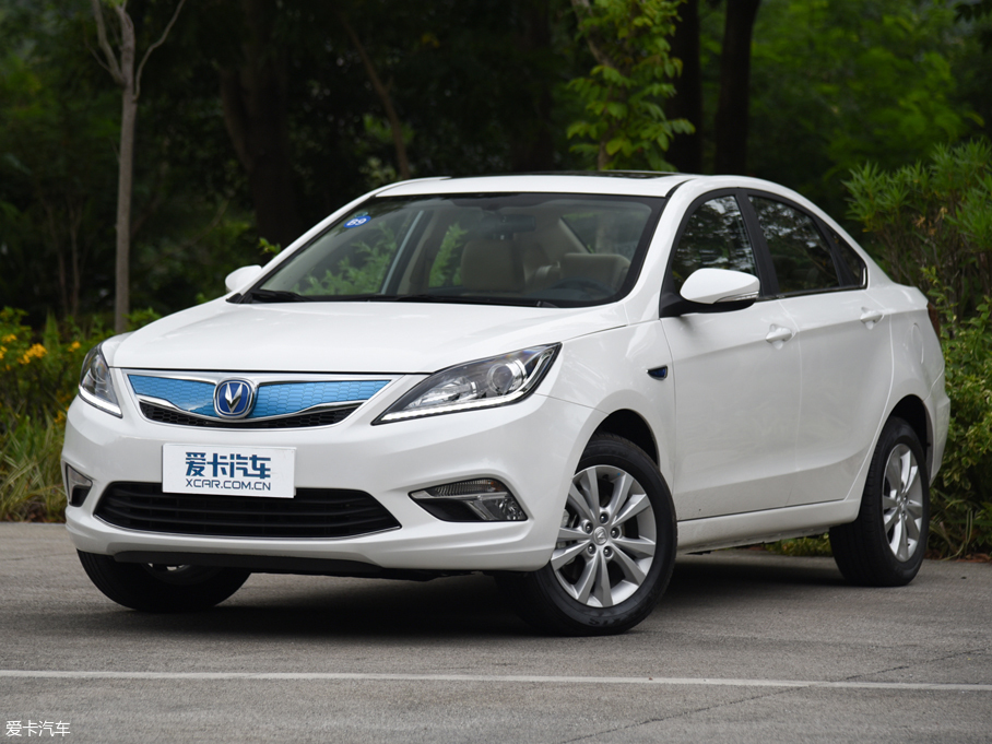 2019款风行S50EV正式上市 售22.065万起-爱卡汽车