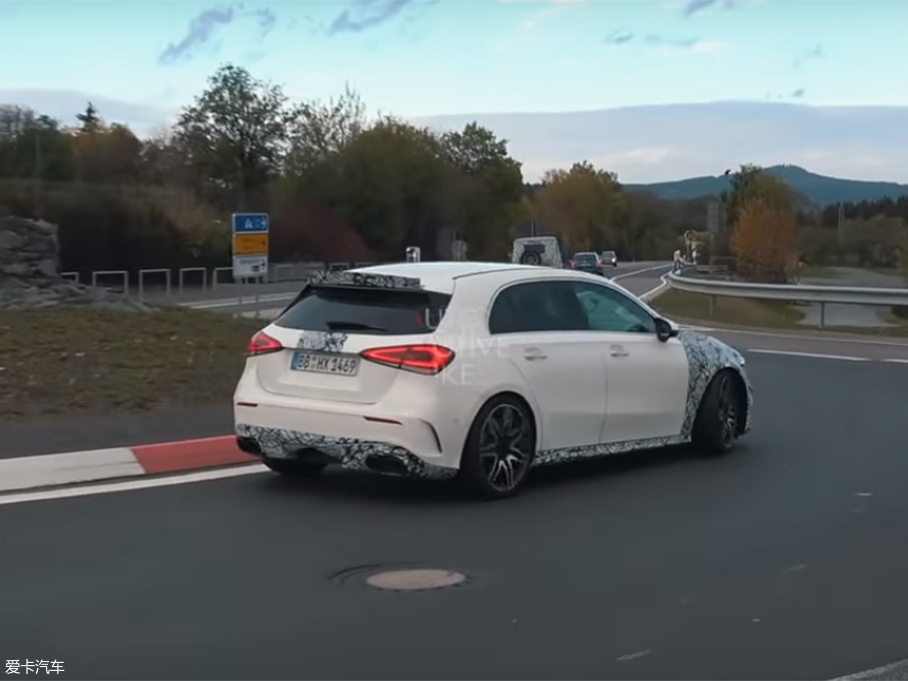AMG A45谍照曝光 动力超300kW/尺寸加大-爱卡汽车